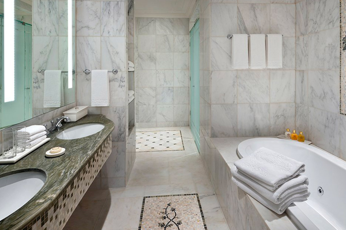 Marble & Shop: Versace and the marble world